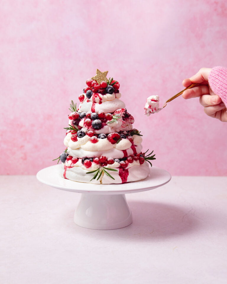 Pavlova Sapin de Noël : Une Recette Féérique et Gourmande | hellonélo