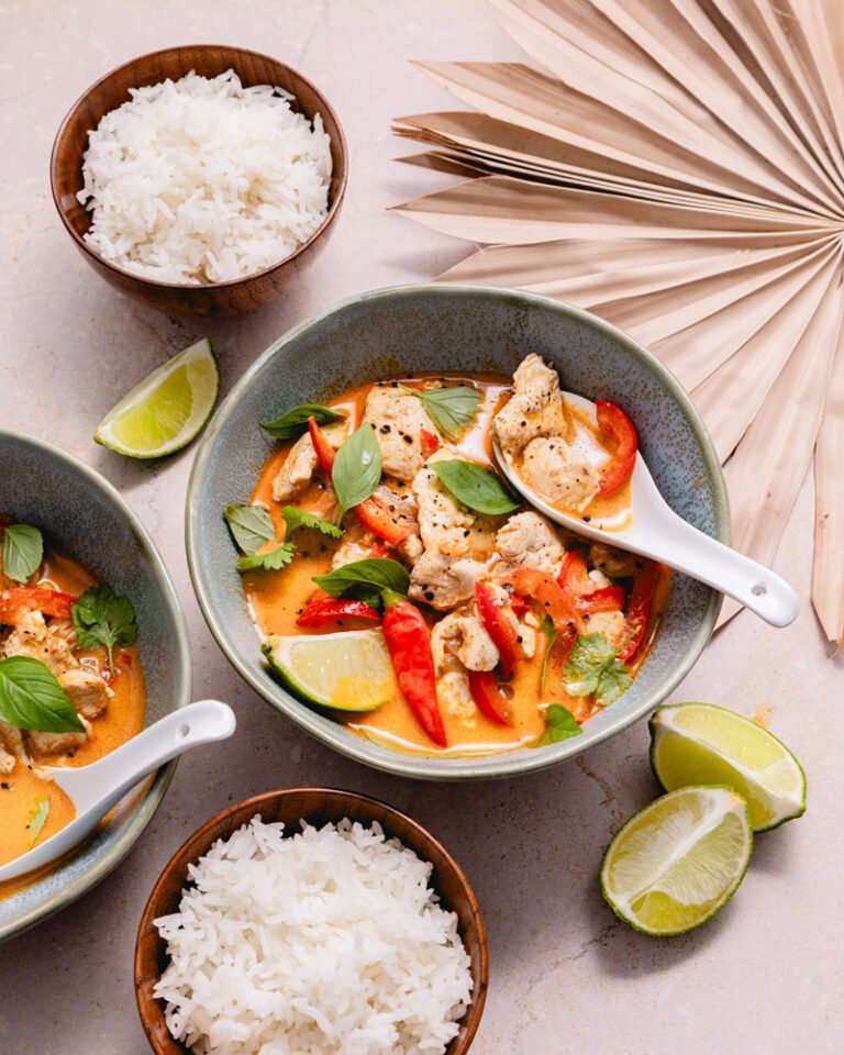 Poulet Coco au Curry Rouge Thaï : Recette Parfumée et Exotique | hellonélo